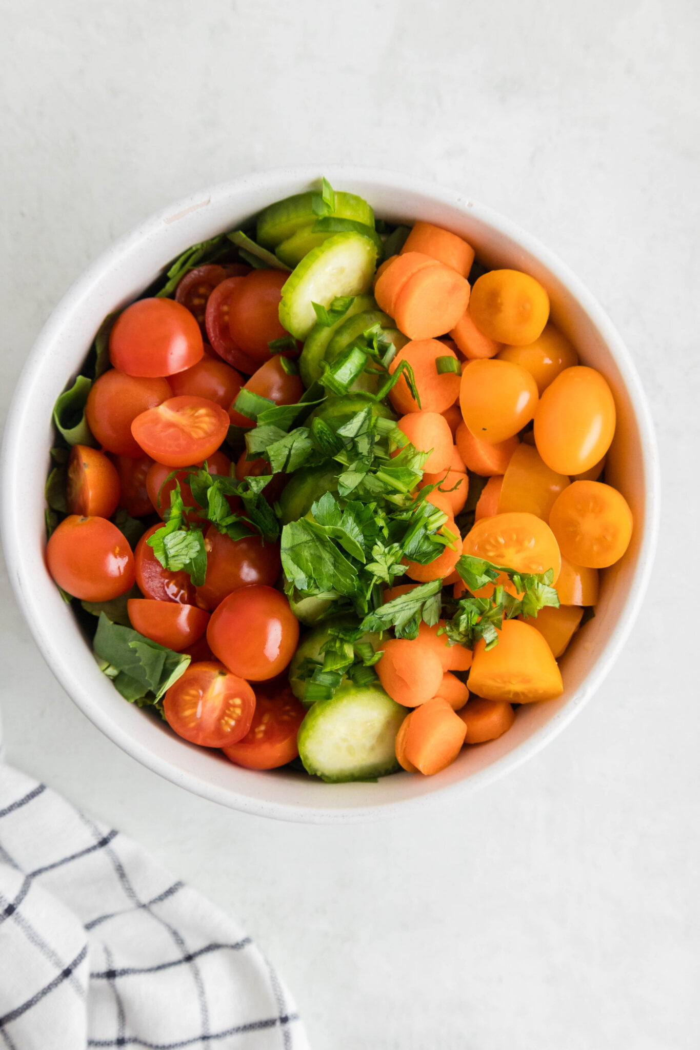 10-Minute Garden Salad Recipe with a 4-Ingredient Vinaigrette ...